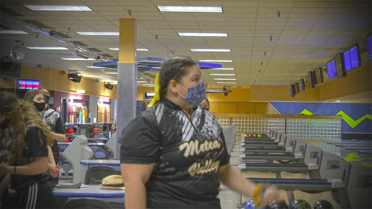 Sydney Lewis Rolls a Rare, Perfect 300 Game | NCTV17