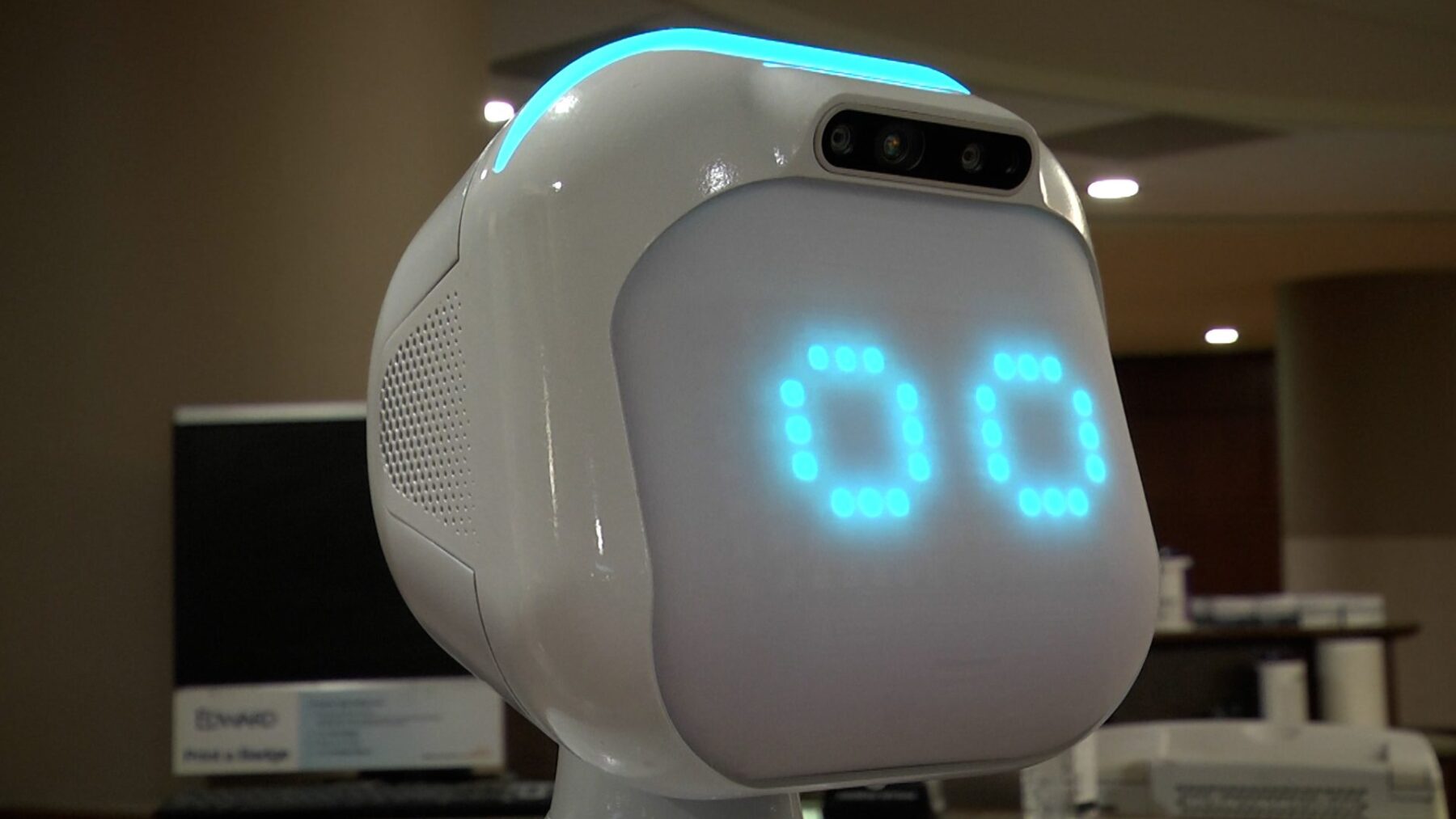 Moxi The Robot Arrives At Naperville’s Edward Hospital