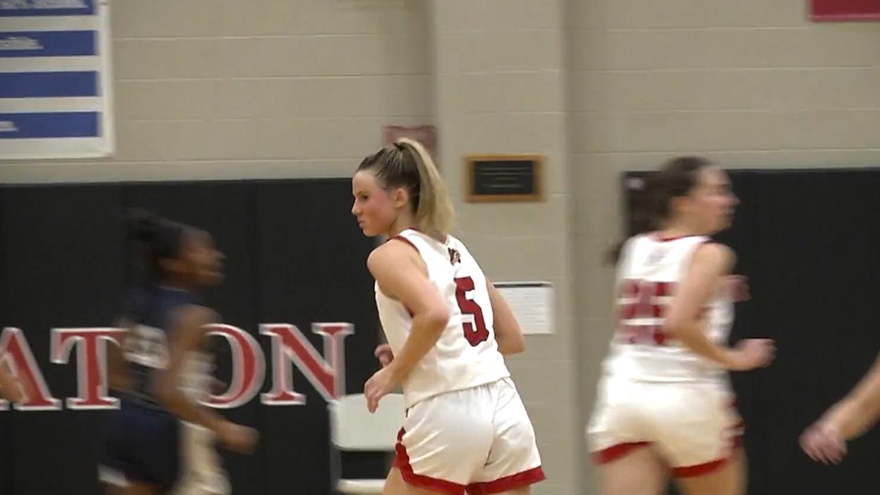 Lenee Beaumont Spins and Hits the Jumper