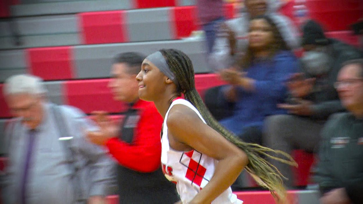 Naperville Central girls basketball edges out Waubonsie Valley 57-55 in ...