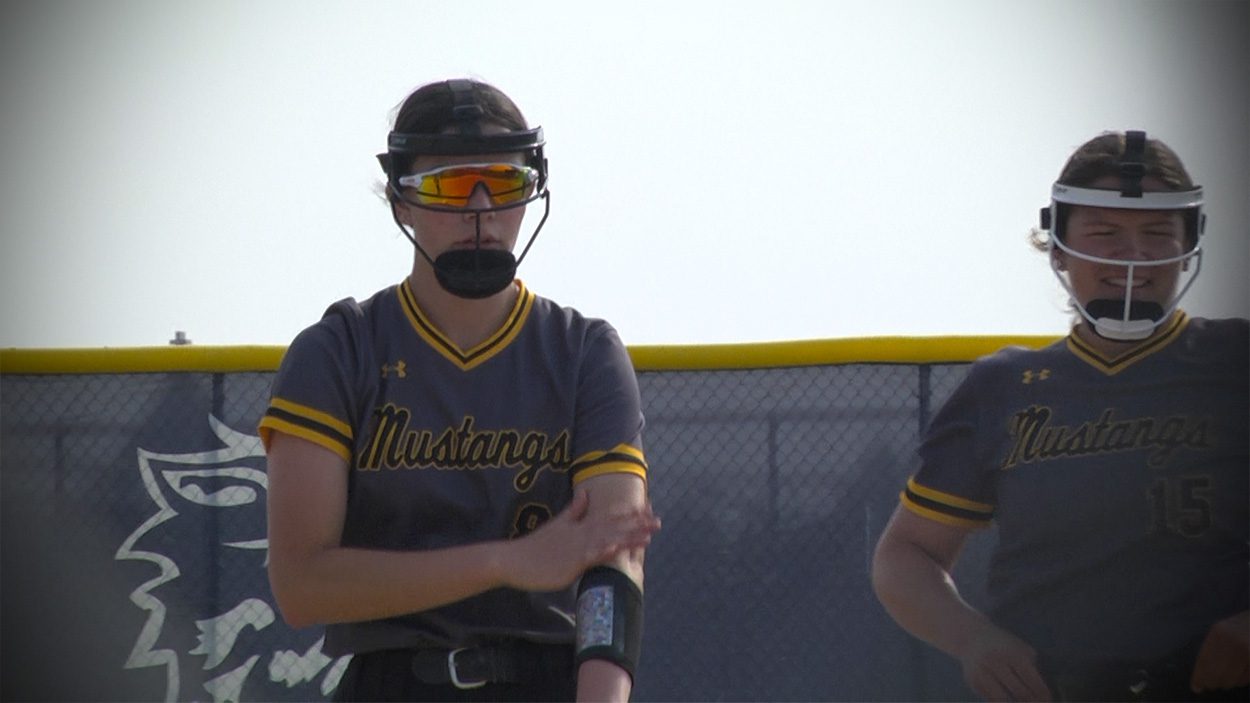 Metea Valley softball knocks out Naperville North in regional ...