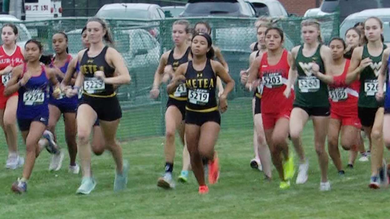 Metea Valley girls cross country wins 2023 Aurora City Invite | NCTV17