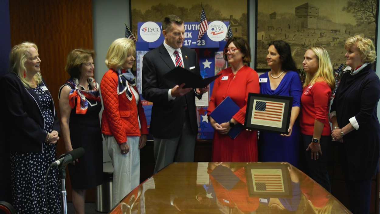 Constitution Week celebrated in Naperville by Fort Payne DAR | NCTV17