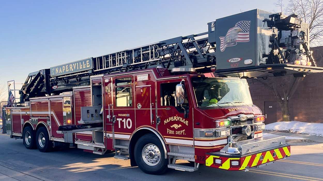 Multi-story building fire draws large emergency response in Naperville