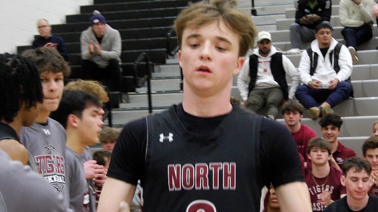 Buzzer beater helps Plainfield North boys basketball get by Metea ...