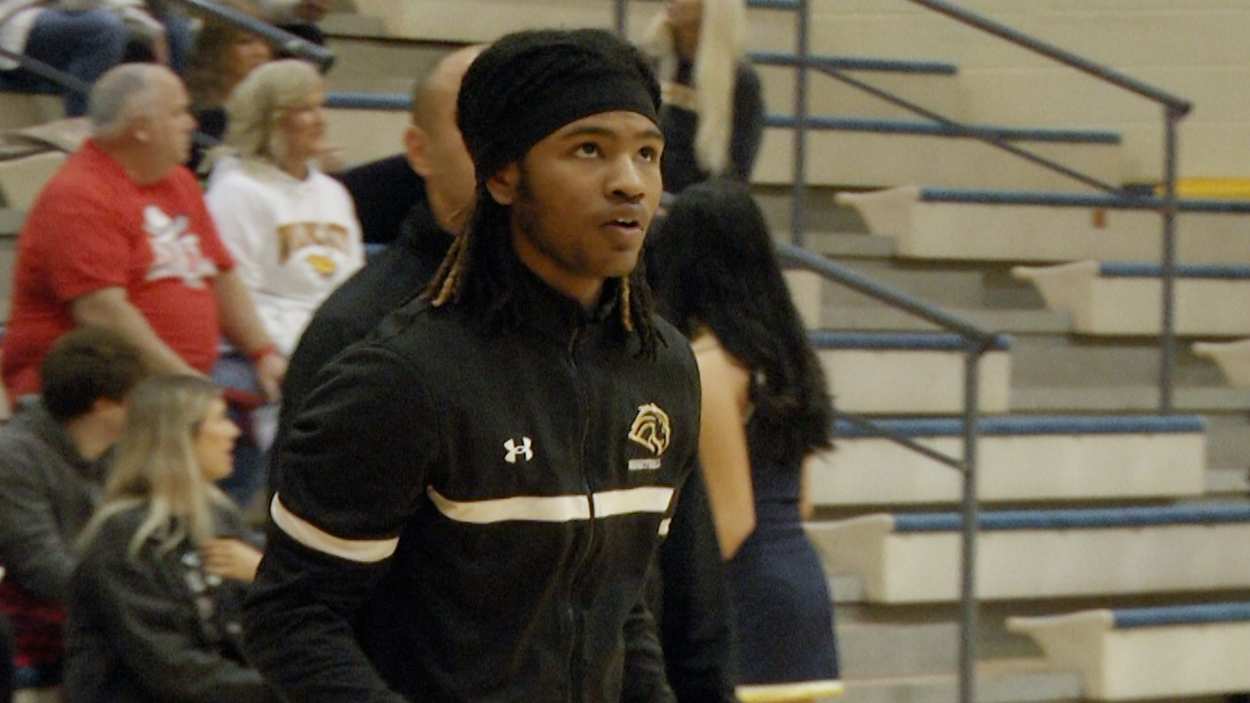 Metea Valley boys basketball holds off a second half charge from Neuqua ...