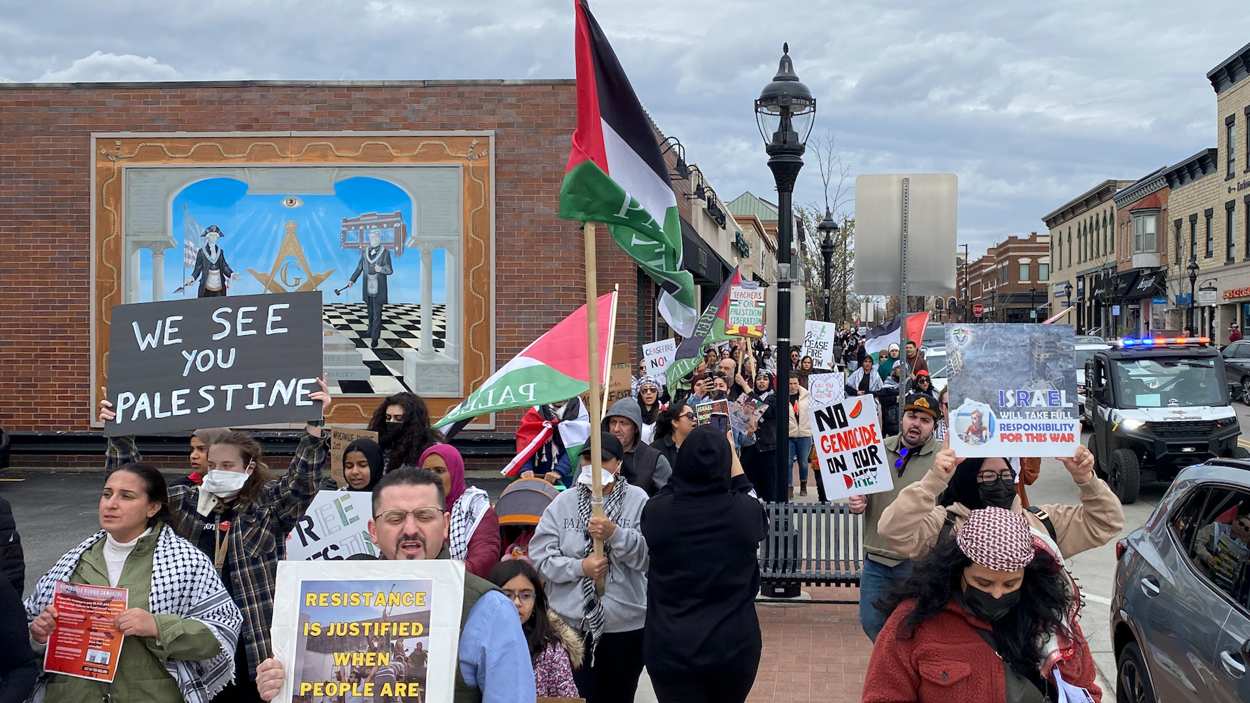 Downtown protest calls on Naperville City Council for action on Gaza ...
