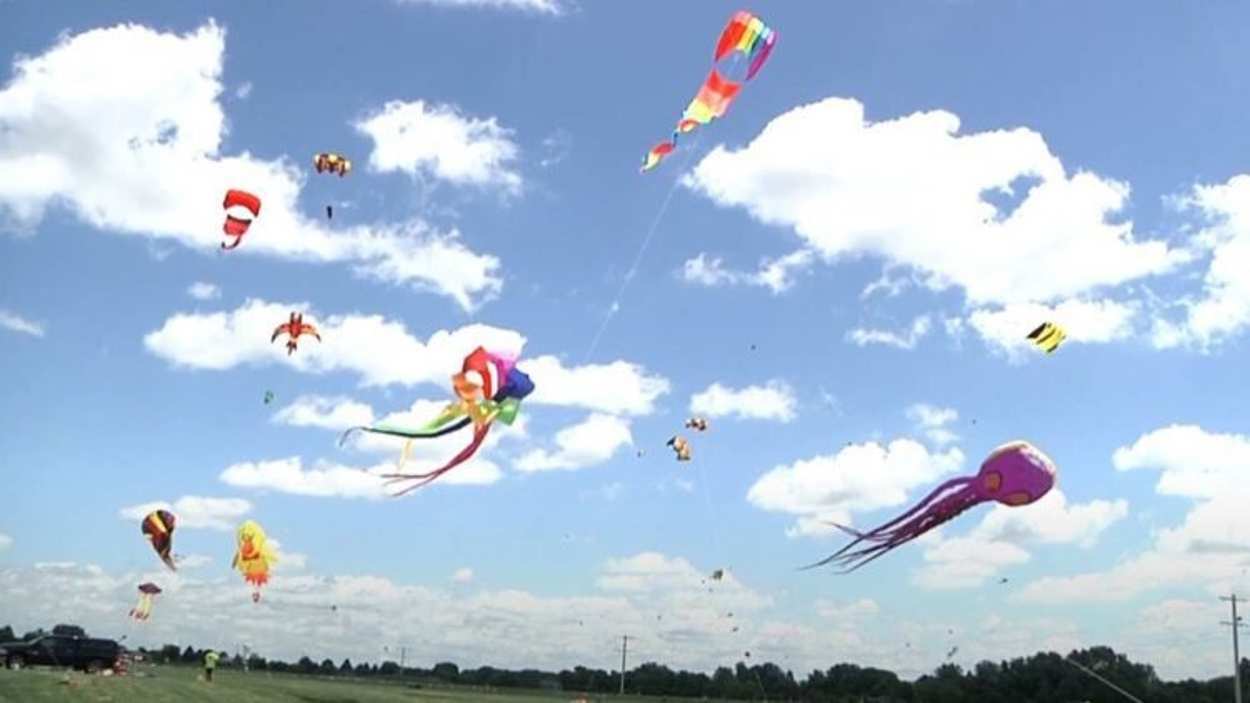 Annual Kite Fly event brings high-flying fun to Naperville | NCTV17