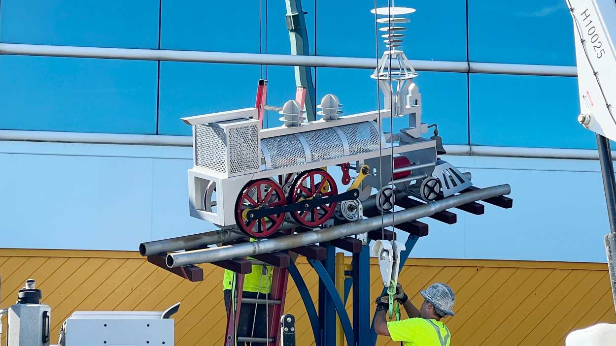 Train sculpture departs from the DuPage Children’s Museum | NCTV17
