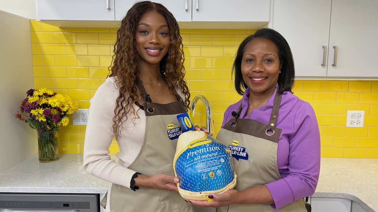 Mother-daughter Thanksgiving bond at Butterball Turkey Talk-Line in ...