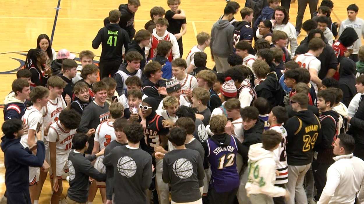 Buzzer beater lifts Naperville North past Neuqua Valley boys basketball ...