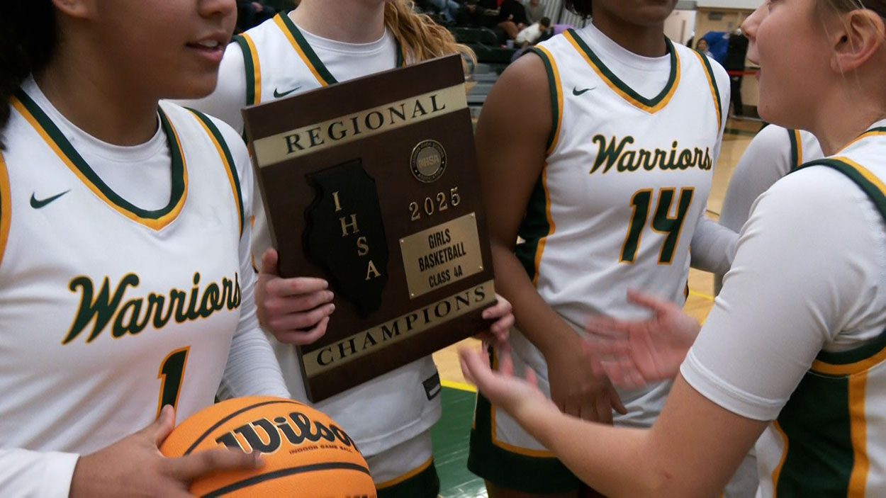 Waubonsie Valley cruises by West Aurora to win the girls basketball regional final