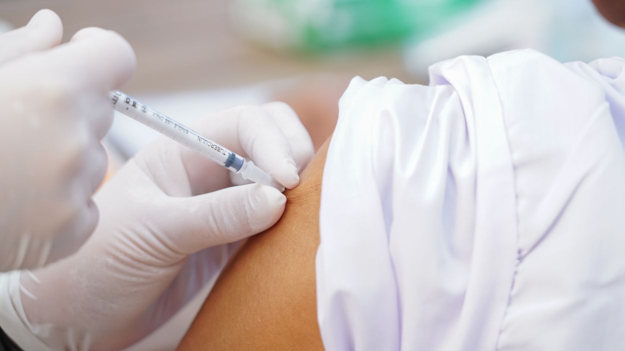 DuPage health officials encourage measles vaccination | NCTV17