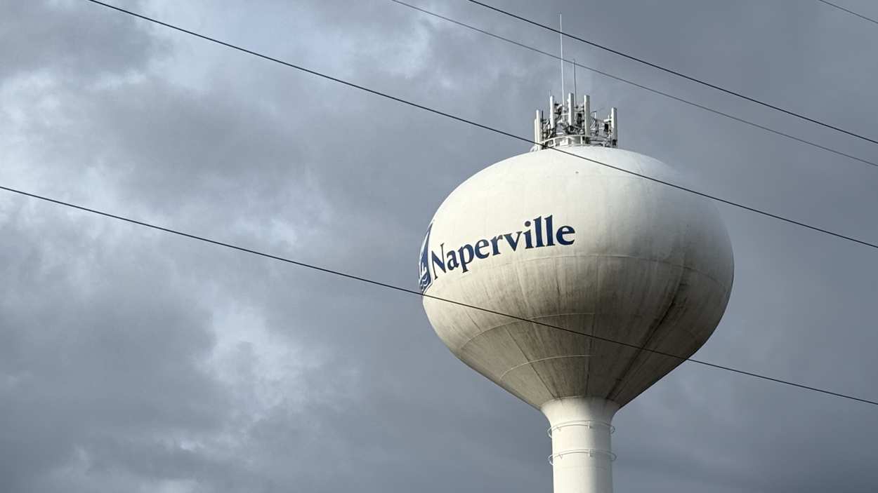Proposed T-Mobile tower in Naperville brings mixed reaction at meeting ...