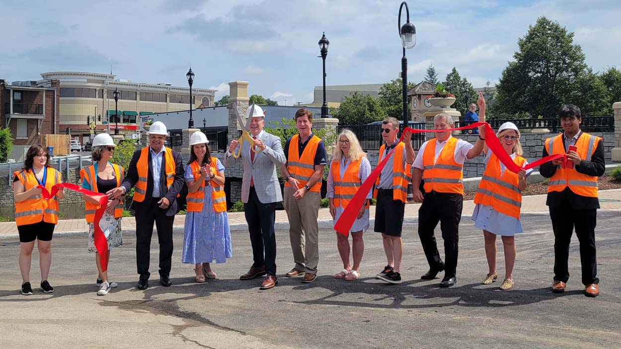 Downtown Naperville celebrates reopening of Washington Street Bridge ...