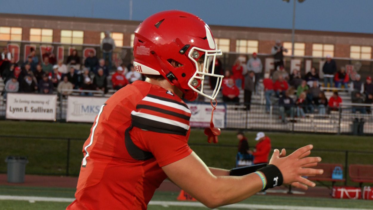 Hinsdale Central football improves to 2-0 with a win over Naperville ...
