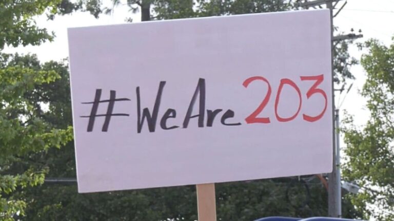 Naperville District 203 board and teachers union sign off on new ...