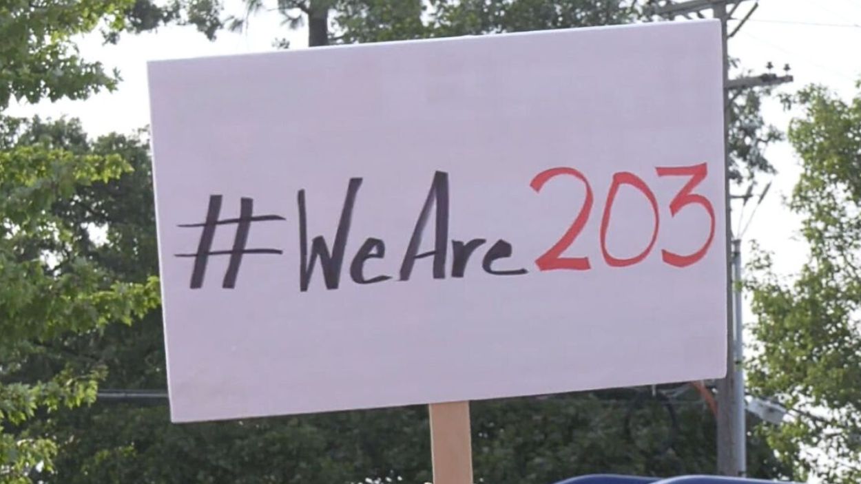 Naperville District 203 board and teachers union sign off on new contract | NCTV17