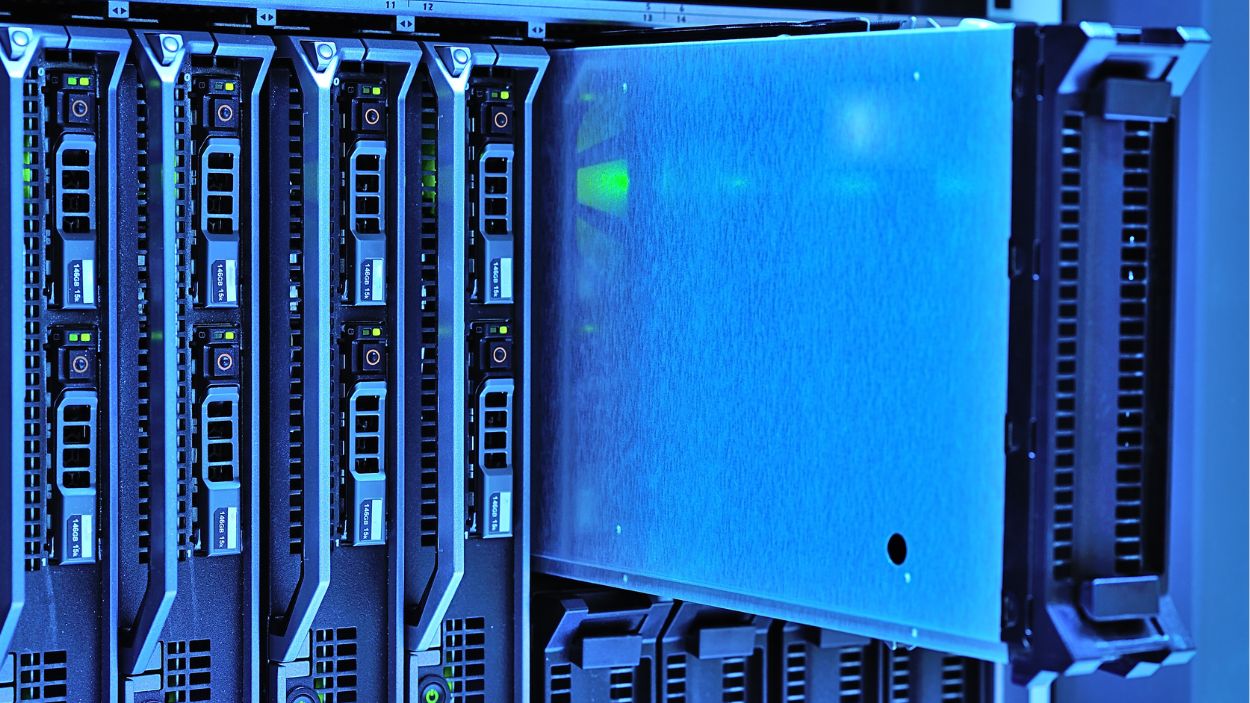 Naperville residents push back against data center proposal along I-88 corridor | NCTV17