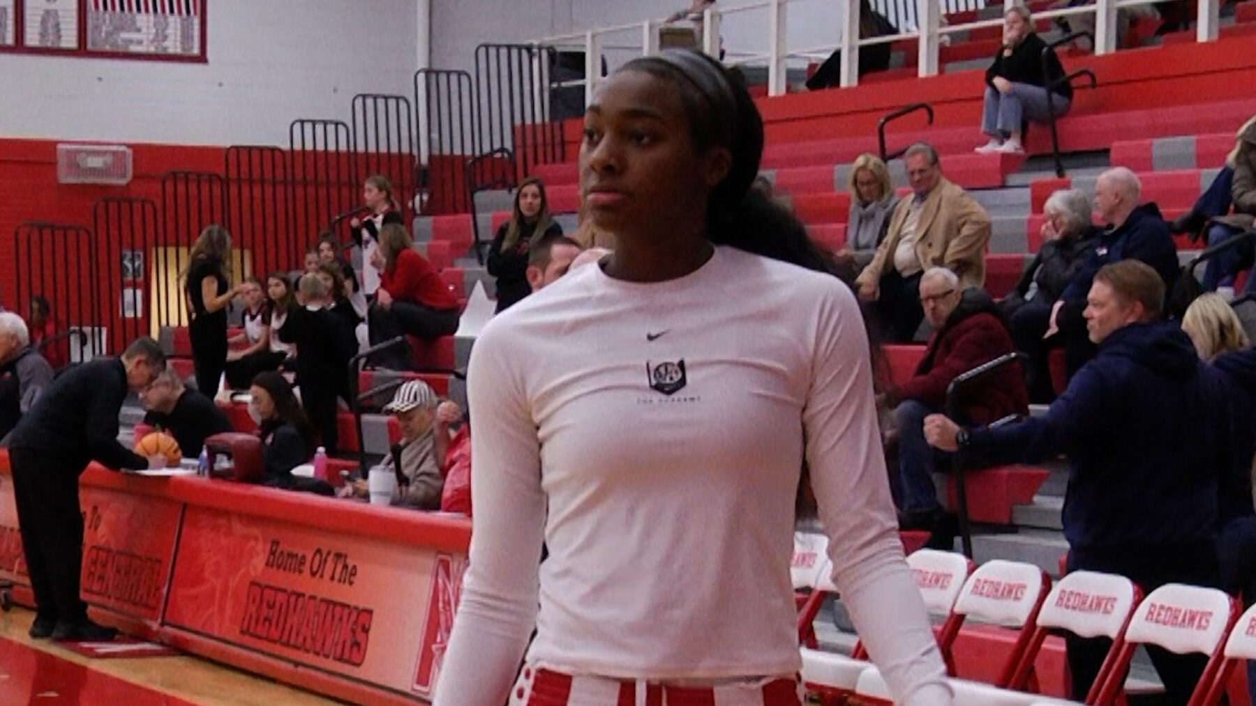 Naperville Central’s Trinity Jones breaks her own record in victory over Naperville North | NCTV17