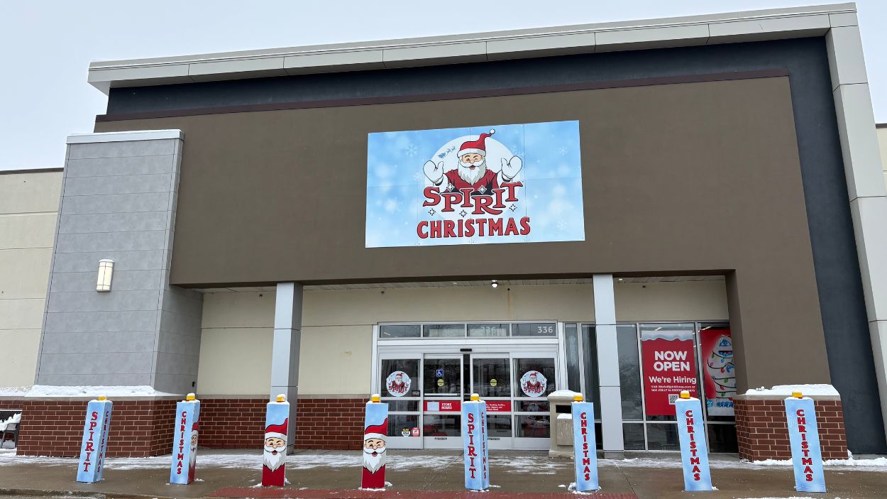 Spirit Christmas opens new Naperville location | NCTV17