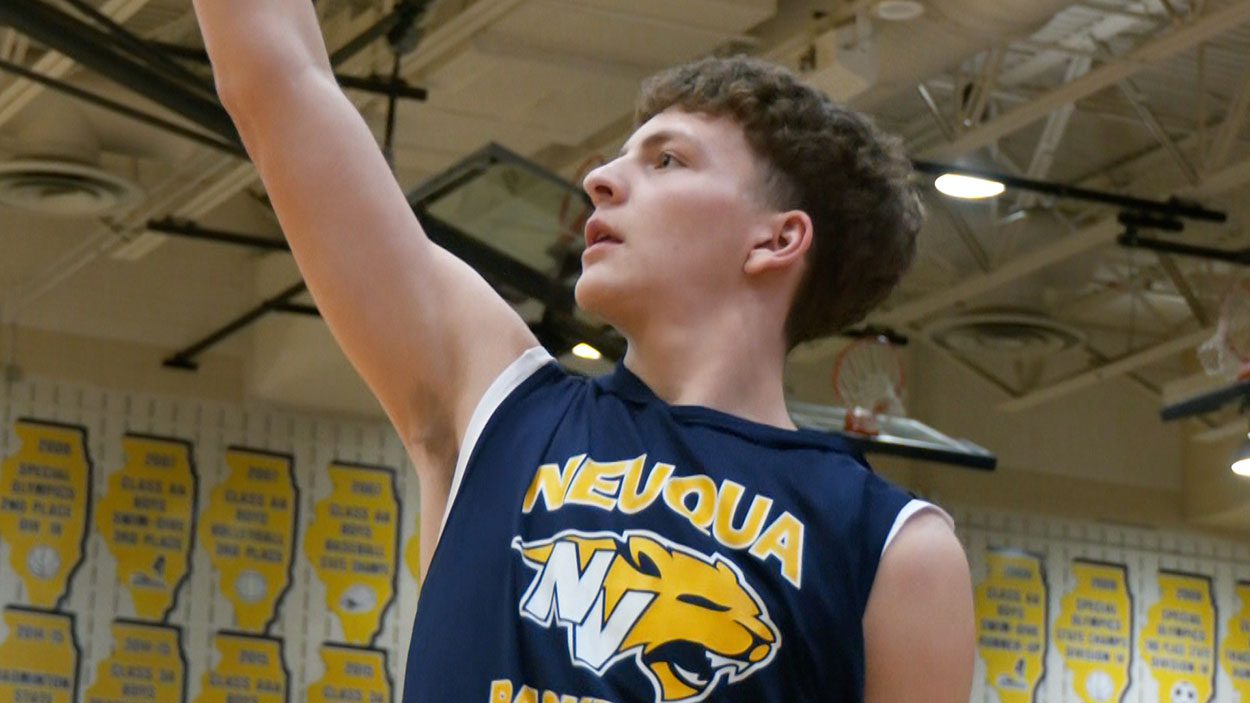 Neuqua Valley boys basketball sneaks past Naperville North to stay in ...