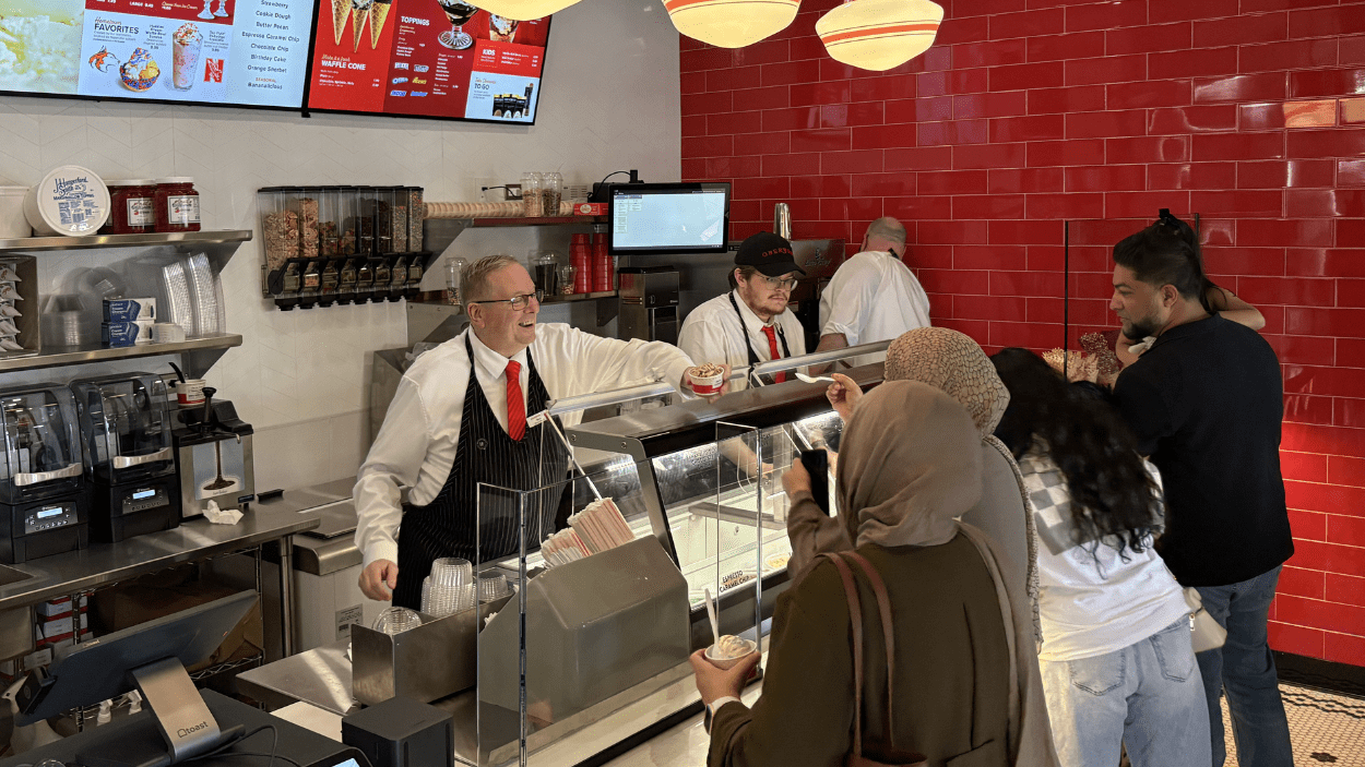 Sweet pairing: First Oberweis Scoop Shop in Naperville Giordano’s | NCTV17