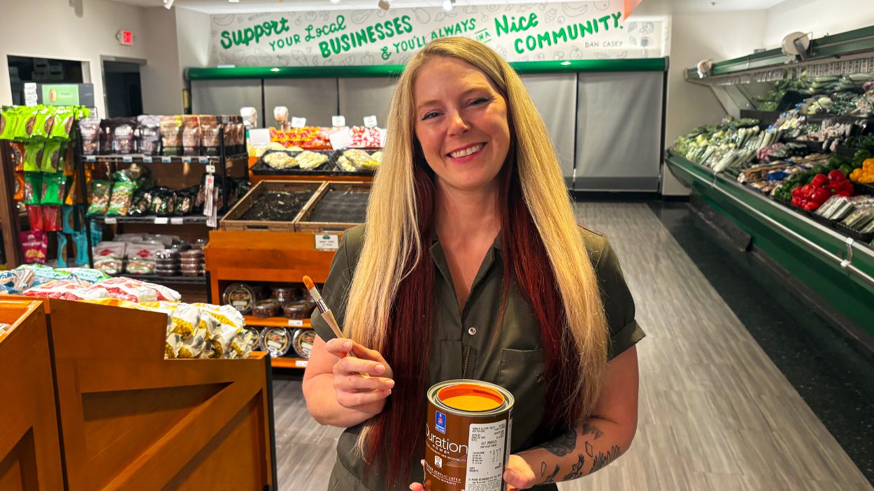 Daughter paints tribute to late father, former Casey’s Foods owner | NCTV17