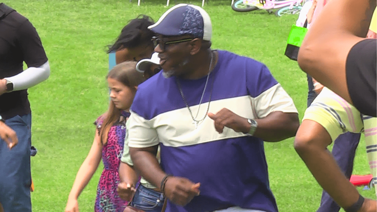 Naperville Neighbors United brings community together for Juneteenth ...